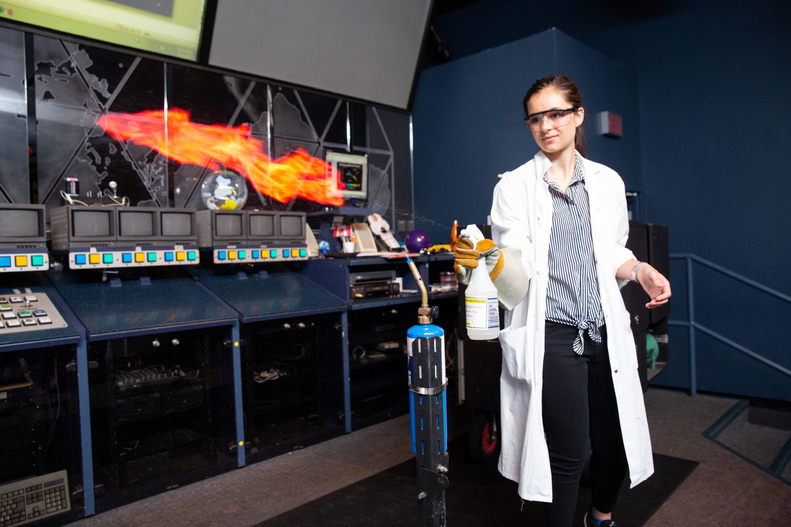 Shows & Exhibits - H.R. MacMillan Space Centre